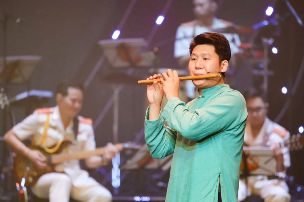 I suoni e le voci del Vietnam inaugurano la stagione estiva del Teatro ...