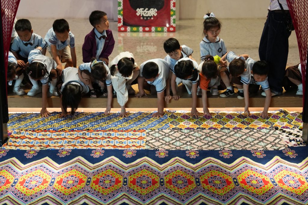 Cina: broccato Tujia, cultura antica e nuove opportunità per le donne (2)