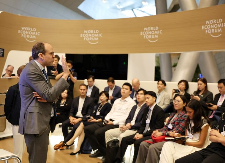 Cina: al Summer Davos Forum focus su tecnologie di frontiera (3)